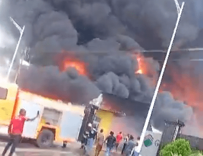 JUST IN: Fire engulfs Ogun Free Trade Zone, affects nearby homes ...